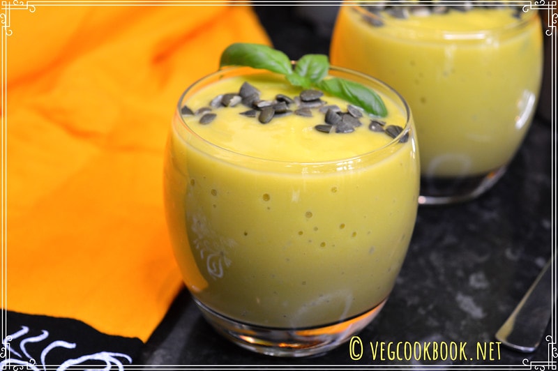 Avocado - Mango Milkshake - VegCookBook by Praveena
